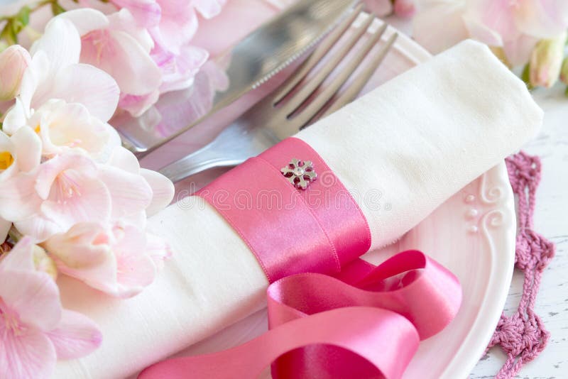 Festive Wedding Table Setting in Pink Stock Photo - Image of plate ...