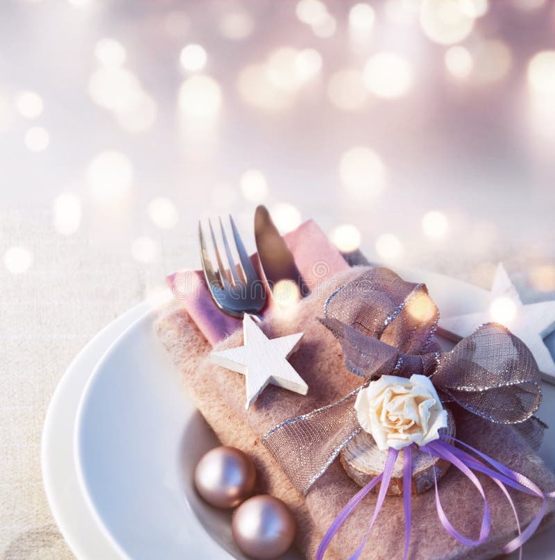 Festlig Julstilleben Med Stearinljus Arkivfoto - Bild av helgdagsafton ...