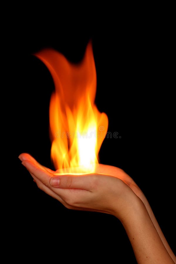 Hand im Feuer stockfoto. Bild von flamme, brennen, leuchte - 8040024