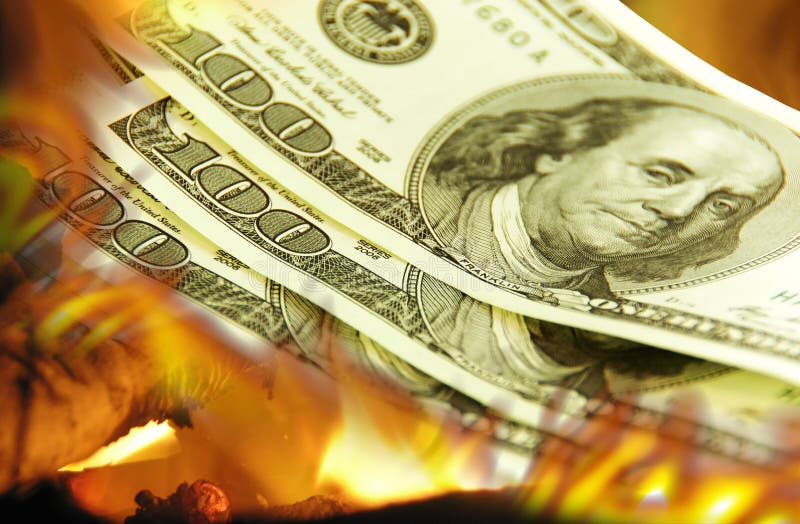 Brennende Geld- 100 Amerikanische Dollarbanknoten in Den Flammen ...