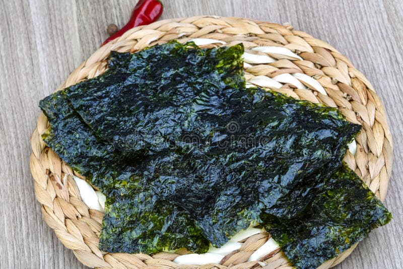 Feuilles d'algue de Nori photo stock. Image du seafood - 111742486