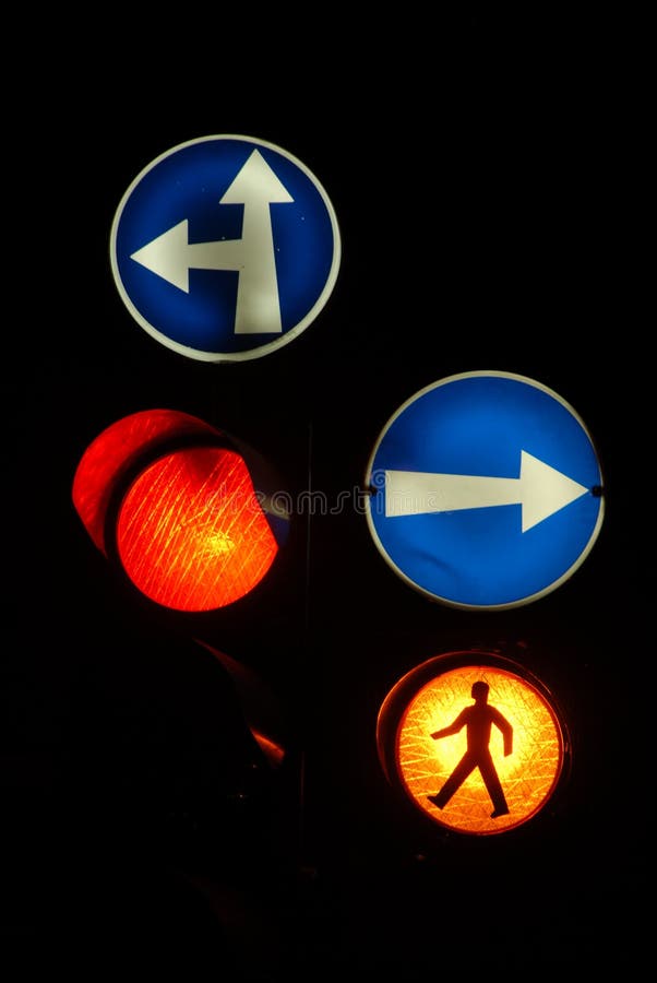 Feux de signalisation image stock. Image du directionnel - 968625