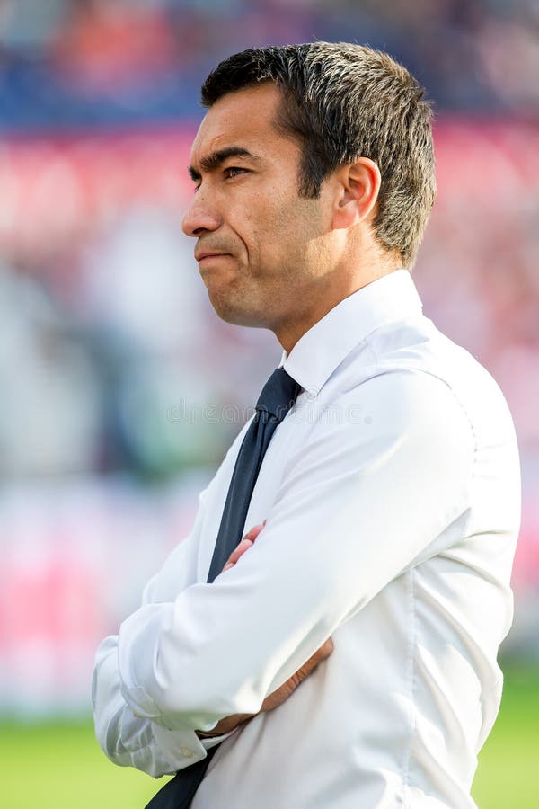 Feyenoord-Trainer/Trainer Giovanni Van Bronckhorst Redaktionelles Foto ...