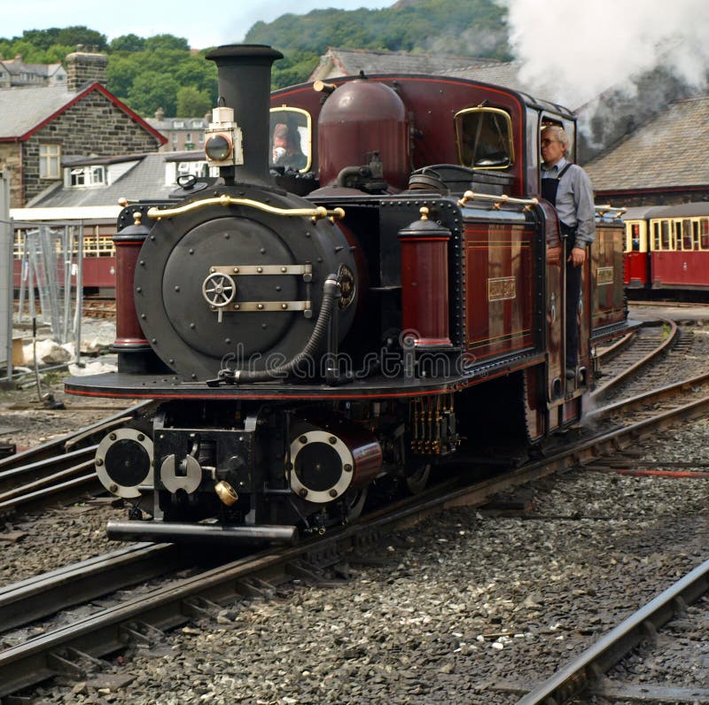Ffestiniog Railway - Steam Engine Leaving Porthmadog, Wales Editorial ...