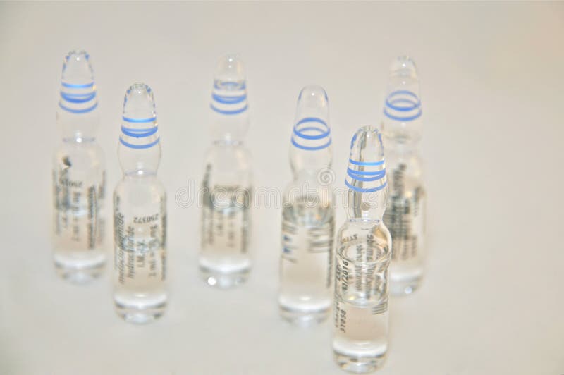 Fiale immagine stock. Immagine di glassone, adrenalina - 51835253