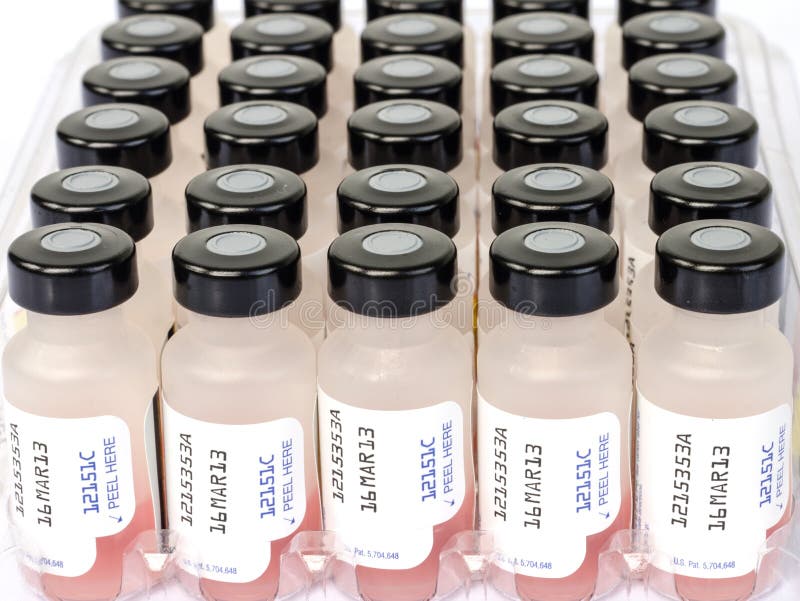 Fiale mediche. fotografia stock. Immagine di cura, medicamento - 33602622