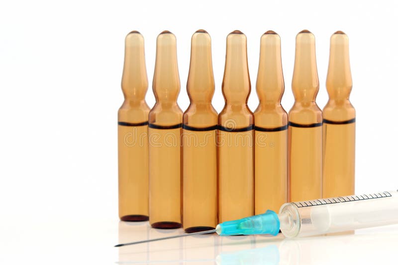 Fiale Mediche Per L'iniezione Fotografia Stock - Immagine di clinica ...
