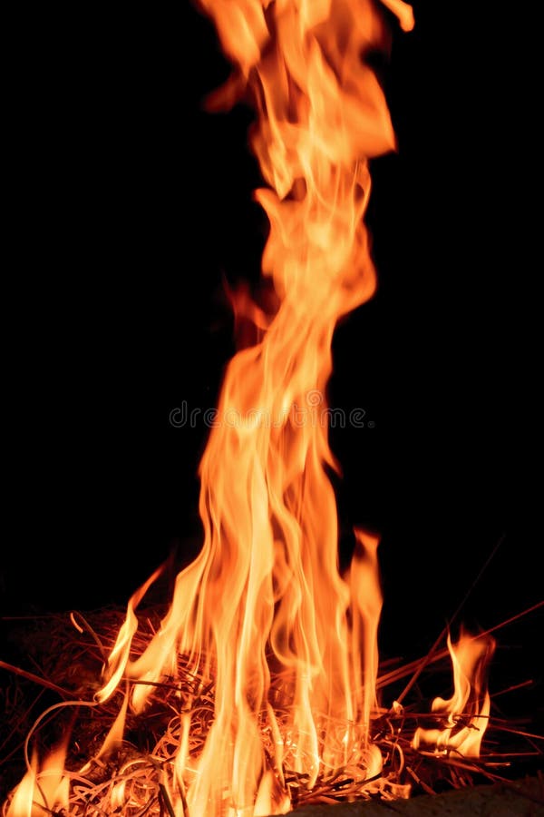 Fiamma di fuoco fotografia stock. Immagine di accendere - 96824920