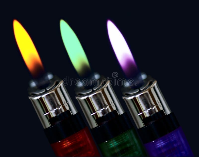 Fiamma di colore immagine stock. Immagine di butano, potenza - 2741837