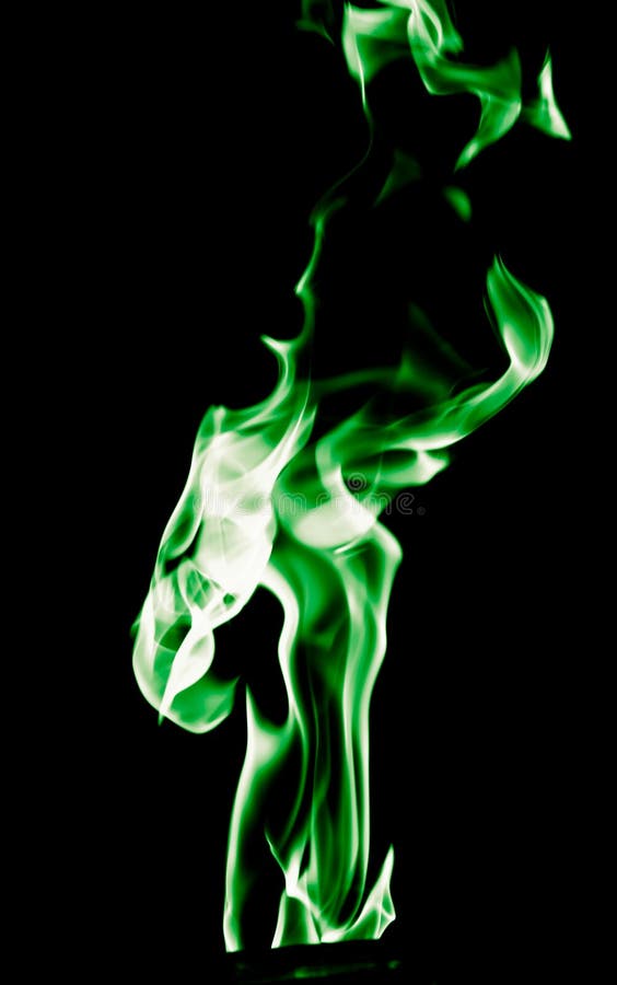 Fiamma Verde Di Fuoco Su Un Fondo Nero Immagine Stock - Immagine di ...