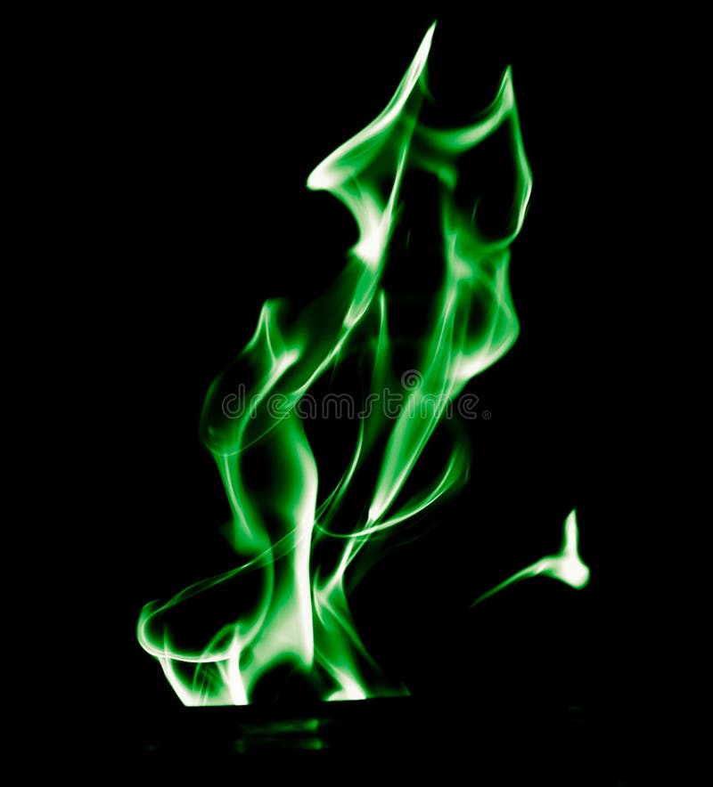 Fiamma Verde Di Fuoco Su Un Fondo Nero Fotografia Stock - Immagine di ...
