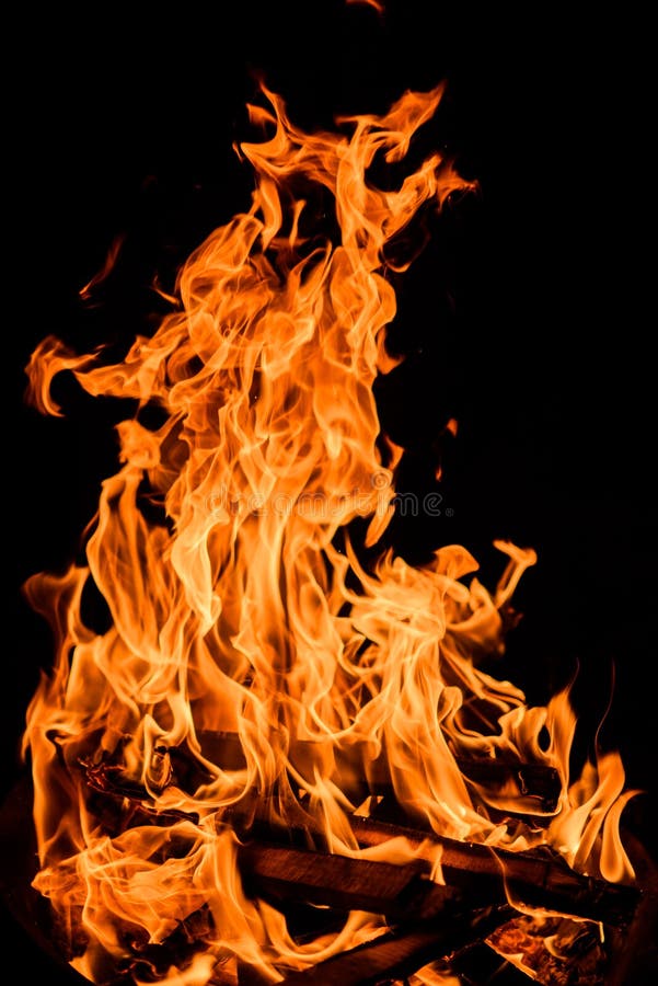 Fiamme Arancio Del Fuoco Isolate Su Fondo Nero Fotografia Stock ...