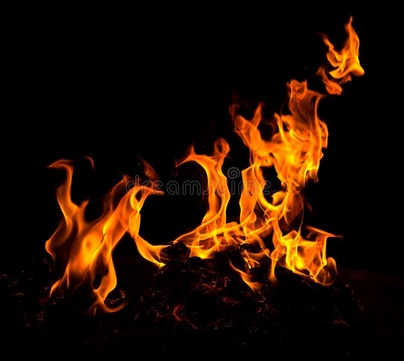 Fumo Arancio Del Fuoco Su Fondo Nero Immagine Stock - Immagine di ...