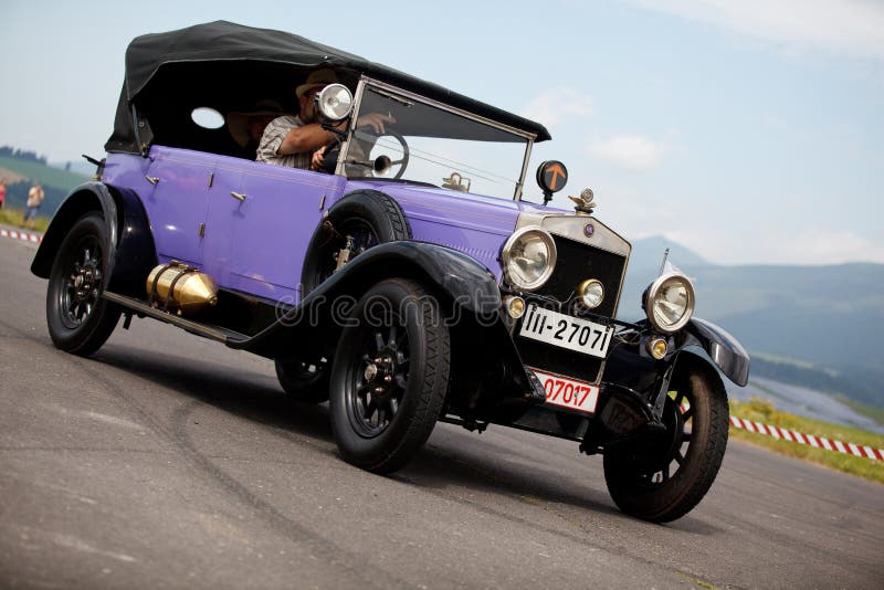 Fiat 503 photo éditorial. Image du moteur, automobile - 27837406