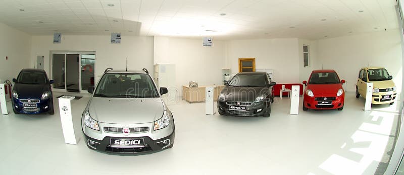 Fiat-System - Ausstellung redaktionelles stockbild. Bild von automobil ...