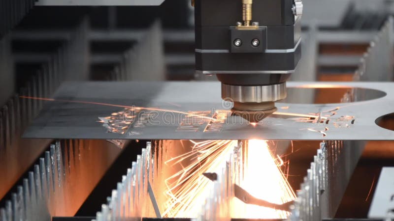 The Fiber Laser Cutting Machine Cutting Machine Cut the Metal Plate ...