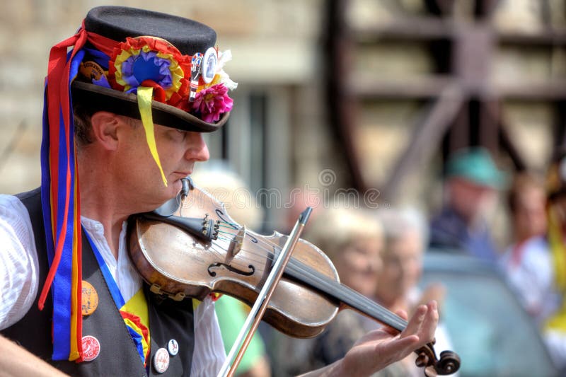 Fiddle player editorial photography. Image of elves, dancers - 20817052