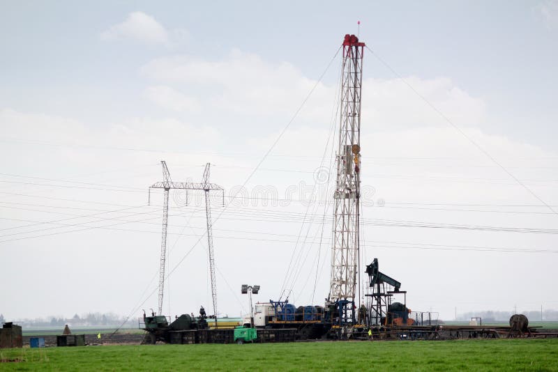 Prairie oil drilling rig stock photo. Image of drilling - 11217046