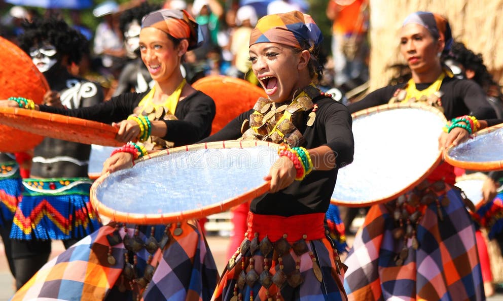 Fiesta 2012 de Aliwan imagen editorial. Imagen de alineada - 24344015