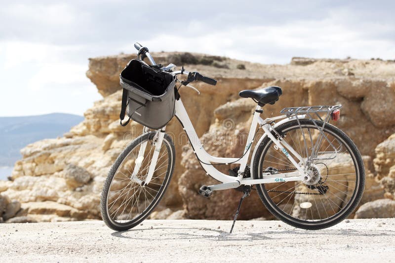 Fiets stock foto. Image of vervoer, sport, fiets, geparkeerd - 93256340