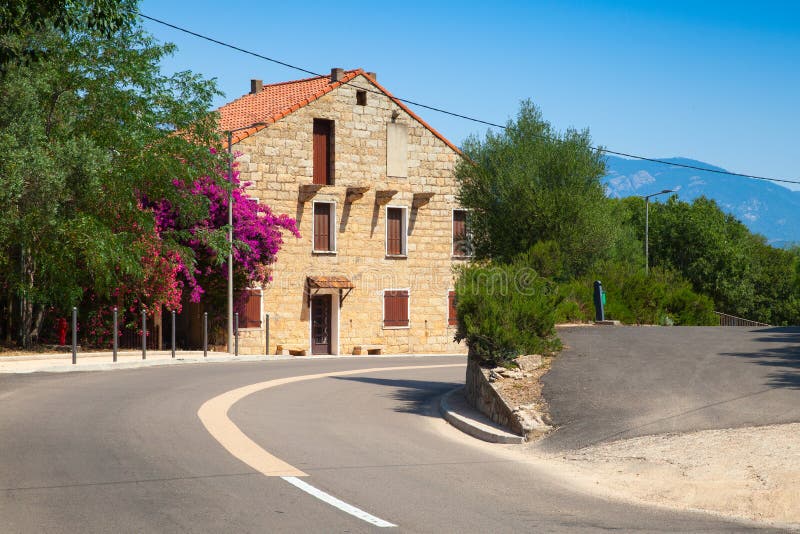 Figari, Corse Du Sud Vieille Maison Rurar Photo stock - Image du rouge ...