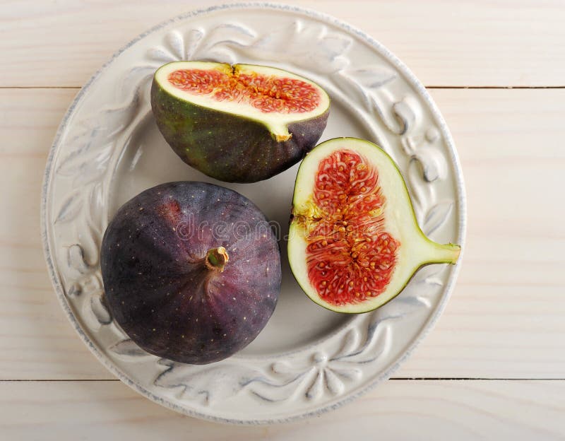 Figs in a Plate on Wooden Background Stock Image - Image of juicy ...