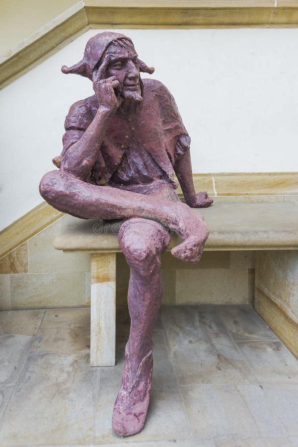 Figura Do Bobo Da Corte Real Imagem Editorial - Imagem de monumento ...