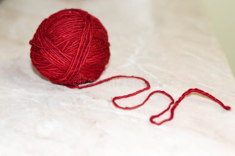 Fil de laine photo stock. Image du jour, isolement, woolen - 49066606