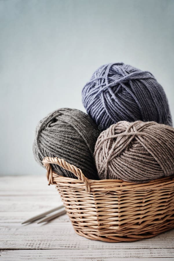 Fil De Laine Dans Les Bobines Photo stock - Image du durée, confortable ...