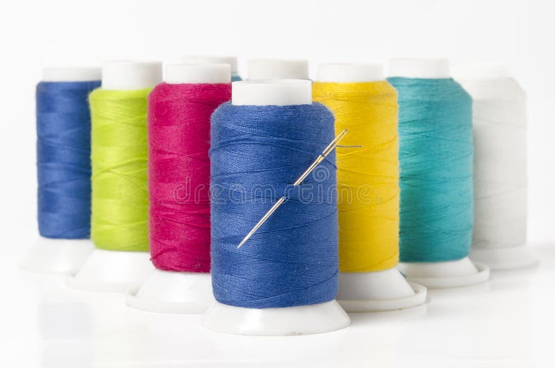 Filati cucirini fotografia stock. Immagine di rullo, riparazione - 39927278