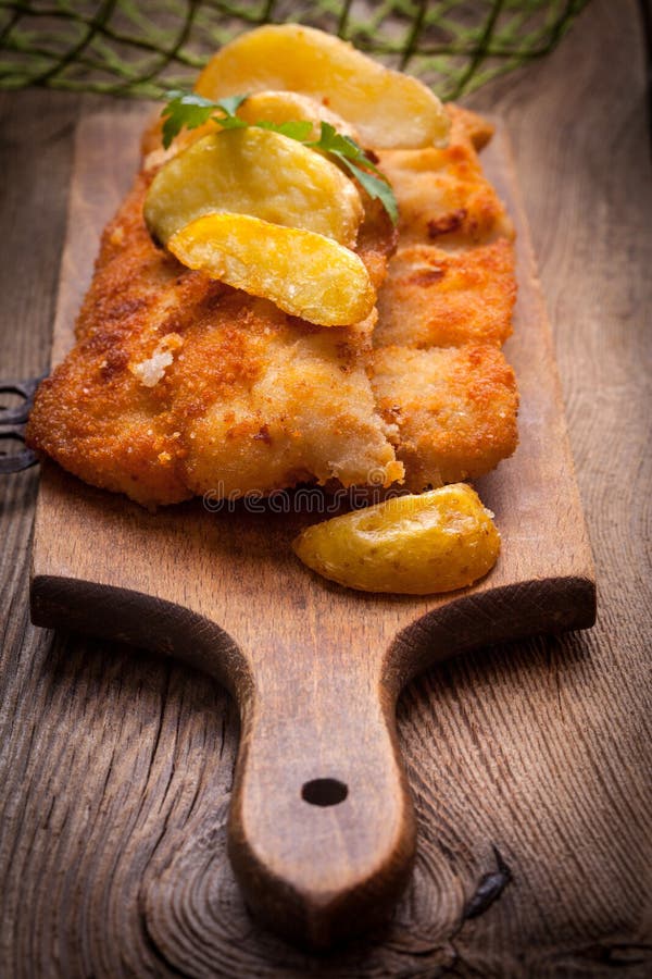 Filet de morue frit servi image stock. Image du morue - 108653589