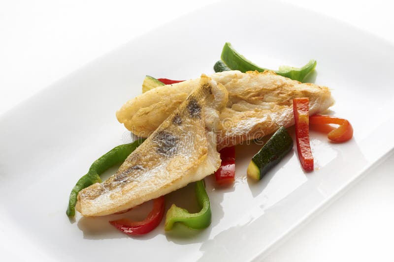 Filet de perche photo stock. Image du nourriture, assiette - 26833020