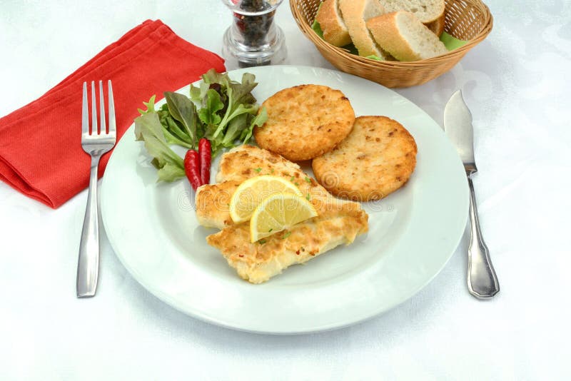 Filet de poisson millet photo stock. Image du repas - 164044492