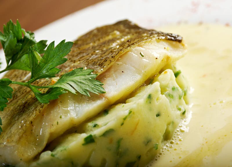 Filet De Poissons Frit Avec Du Gingembre. Photo stock - Image du vert ...