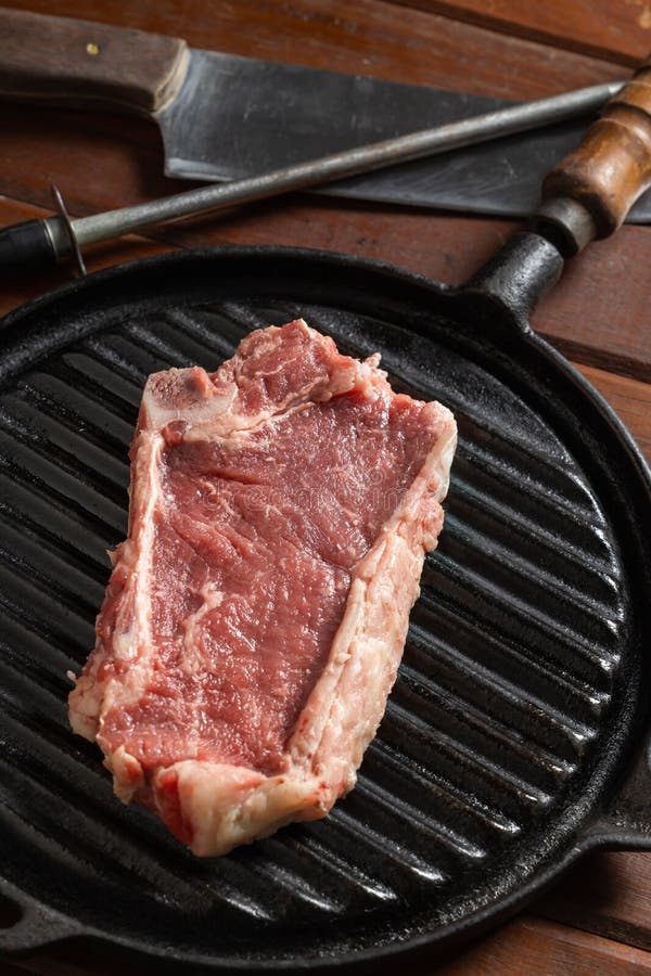 Filete Argentino Crudo a La Plancha Imagen de archivo - Imagen de cena ...