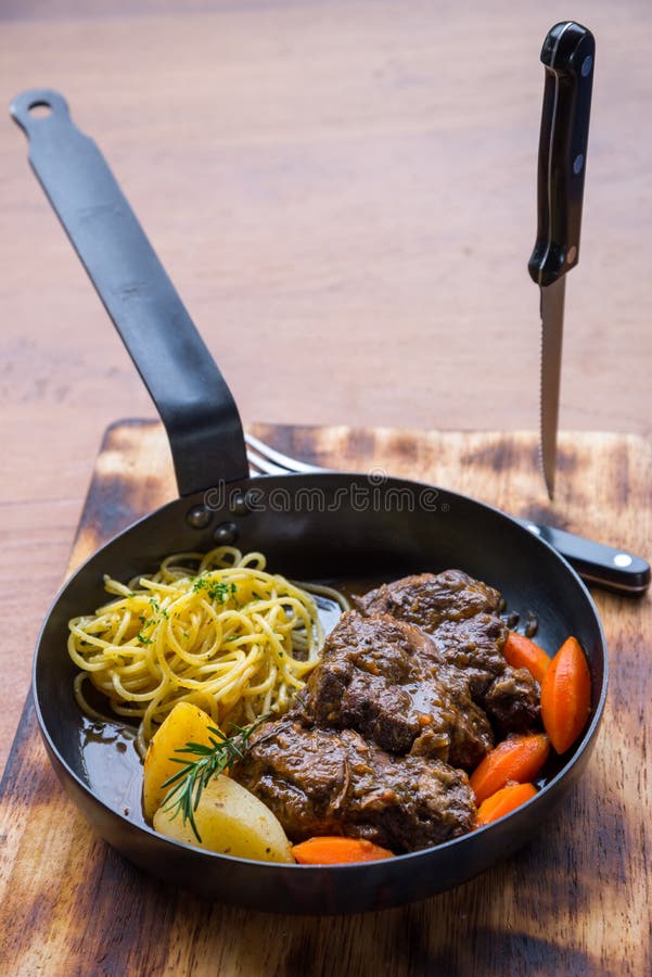 Filete asado del cordero imagen de archivo. Imagen de comida - 39702983