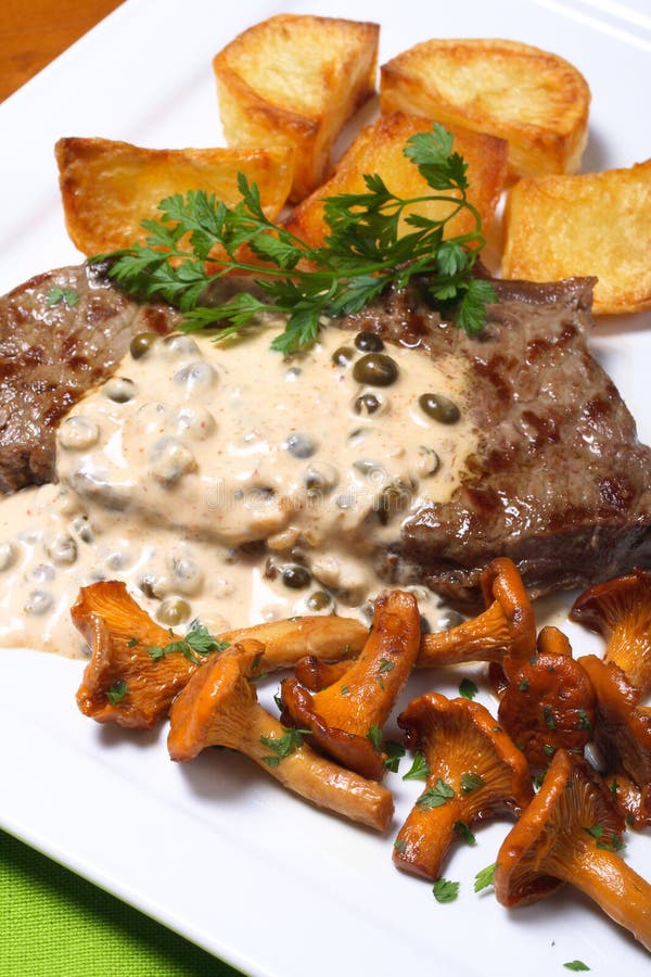 Filete asado a la parilla imagen de archivo. Imagen de coma - 3492197