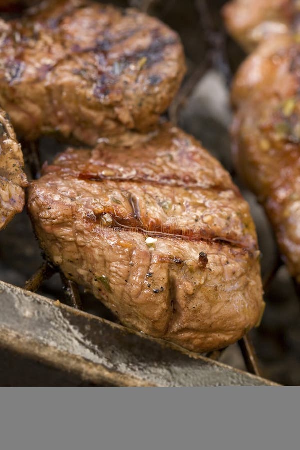 Filete asado a la parilla foto de archivo. Imagen de lujo - 9177392