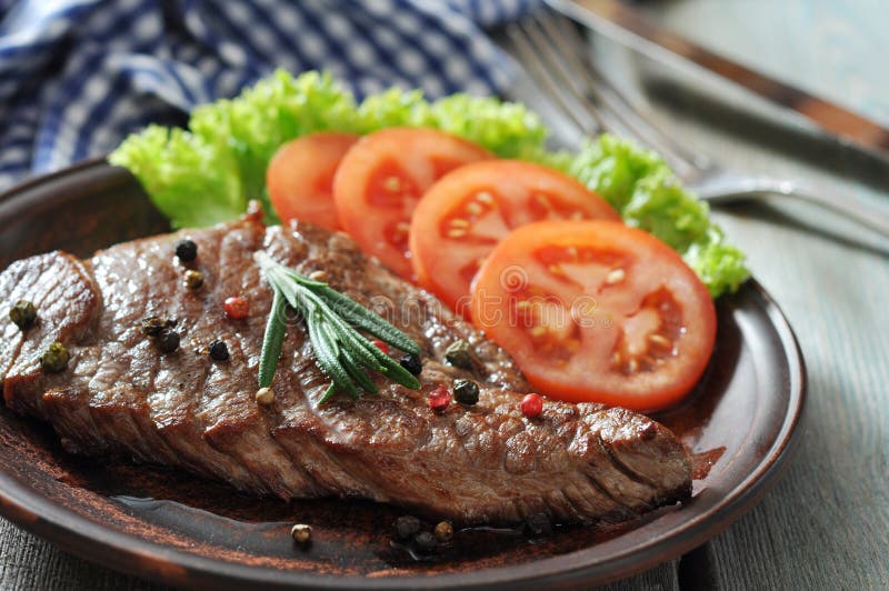 Filete asado a la parrilla foto de archivo. Imagen de tajada - 35466886