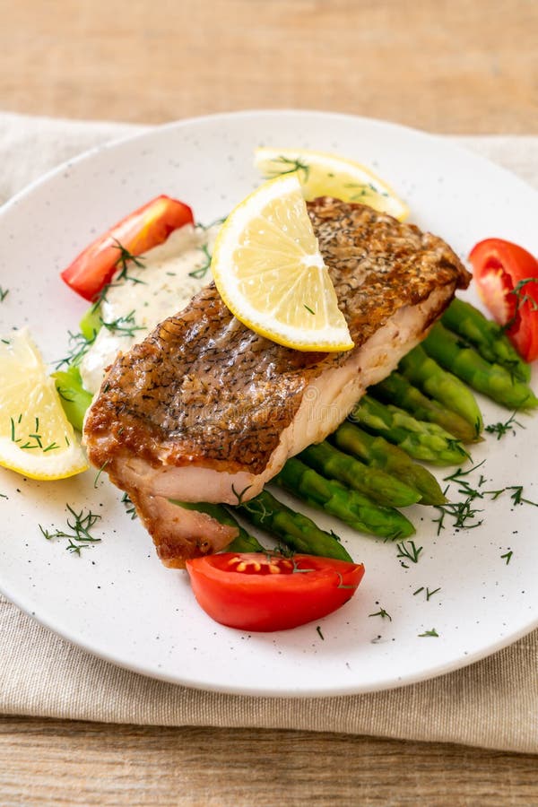 Filete de pargo foto de archivo. Imagen de cocina, frito - 186924174