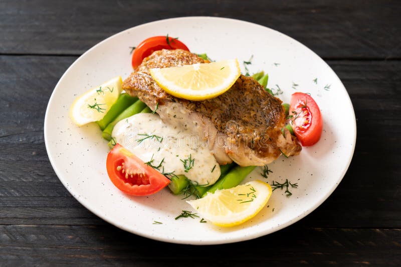 Filete de pargo imagen de archivo. Imagen de cocina - 208861731