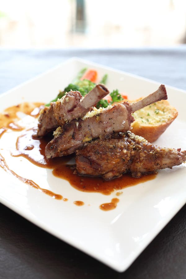 Filete del cordero imagen de archivo. Imagen de rojo - 24878953