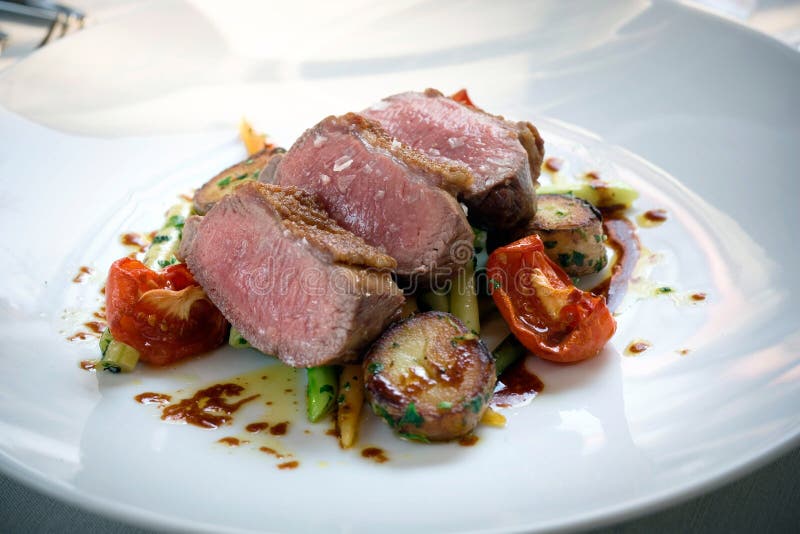 Filete del cordero foto de archivo. Imagen de restaurante - 9565452