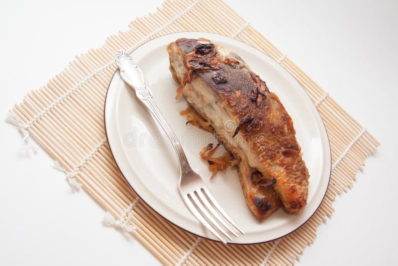 Filete Empanado De La Carpa Con El Tomate Imagen de archivo - Imagen de ...