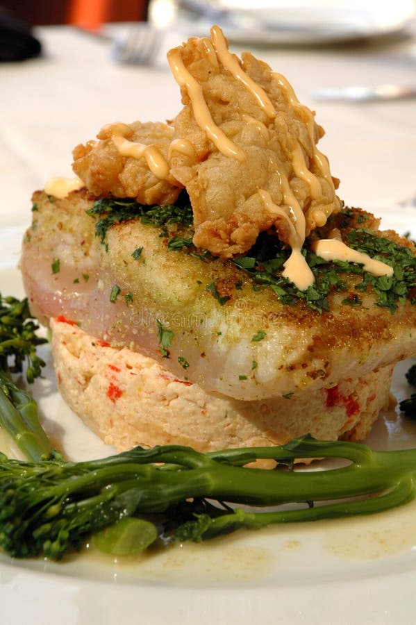 Filete fresco del halibut foto de archivo. Imagen de alimento - 4982852