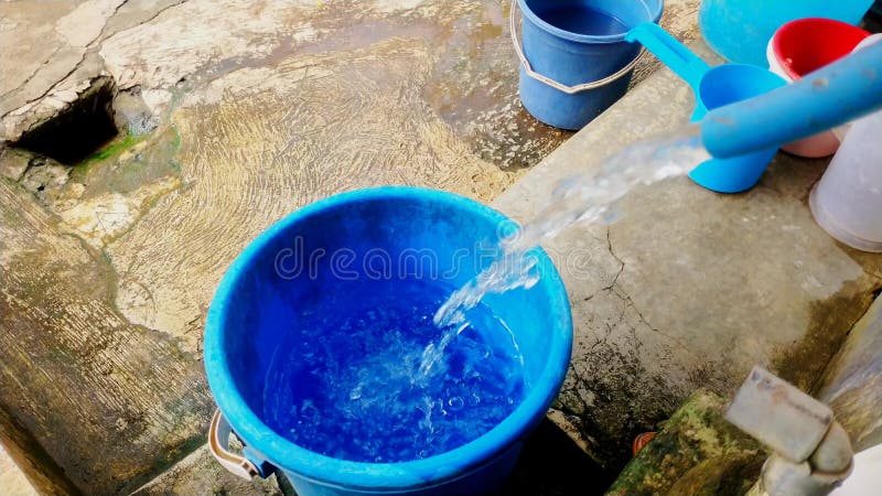 Filling the Tub Bucket with Clean Water Stock Video - Video of leakage ... Filling the Tub Bucket with Clean Water Stock Video - Video of leakage ...