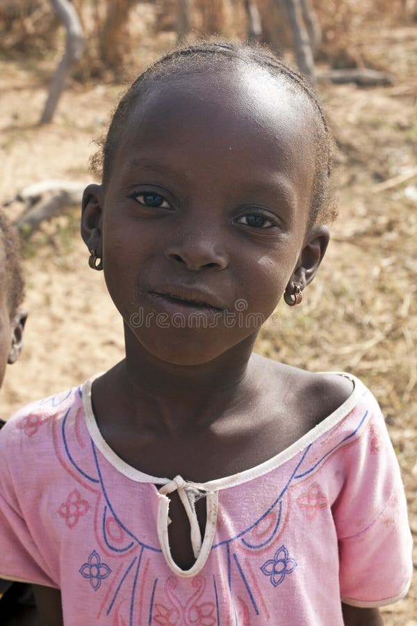 Fille africaine au Ghana image éditorial. Image du rwanda - 111920670