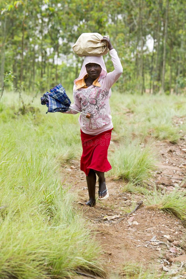 Fille africaine - Rwanda image stock éditorial. Image du enfance - 54334584