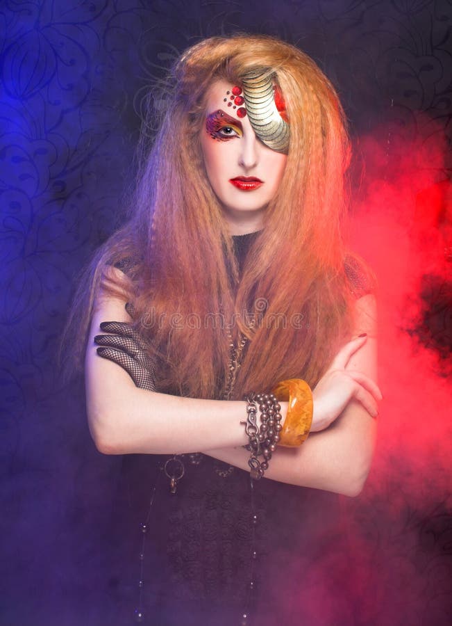 Fille borgne photo stock. Image du gant, beauté, caucasien - 32405368