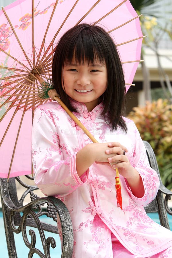 Enfant chinois heureux image stock. Image du gosse, innocence - 7002021